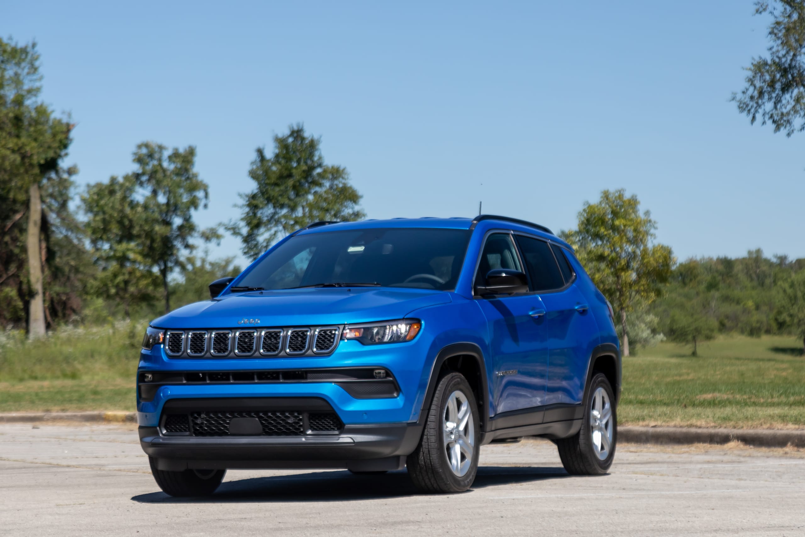 Tournage rapide du Jeep Compass 2023 : le nouveau moteur envoie le SUV ...