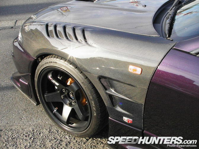 Caractéristiques de la voiture>> Bee*r Skyline R33 - Wash Wash