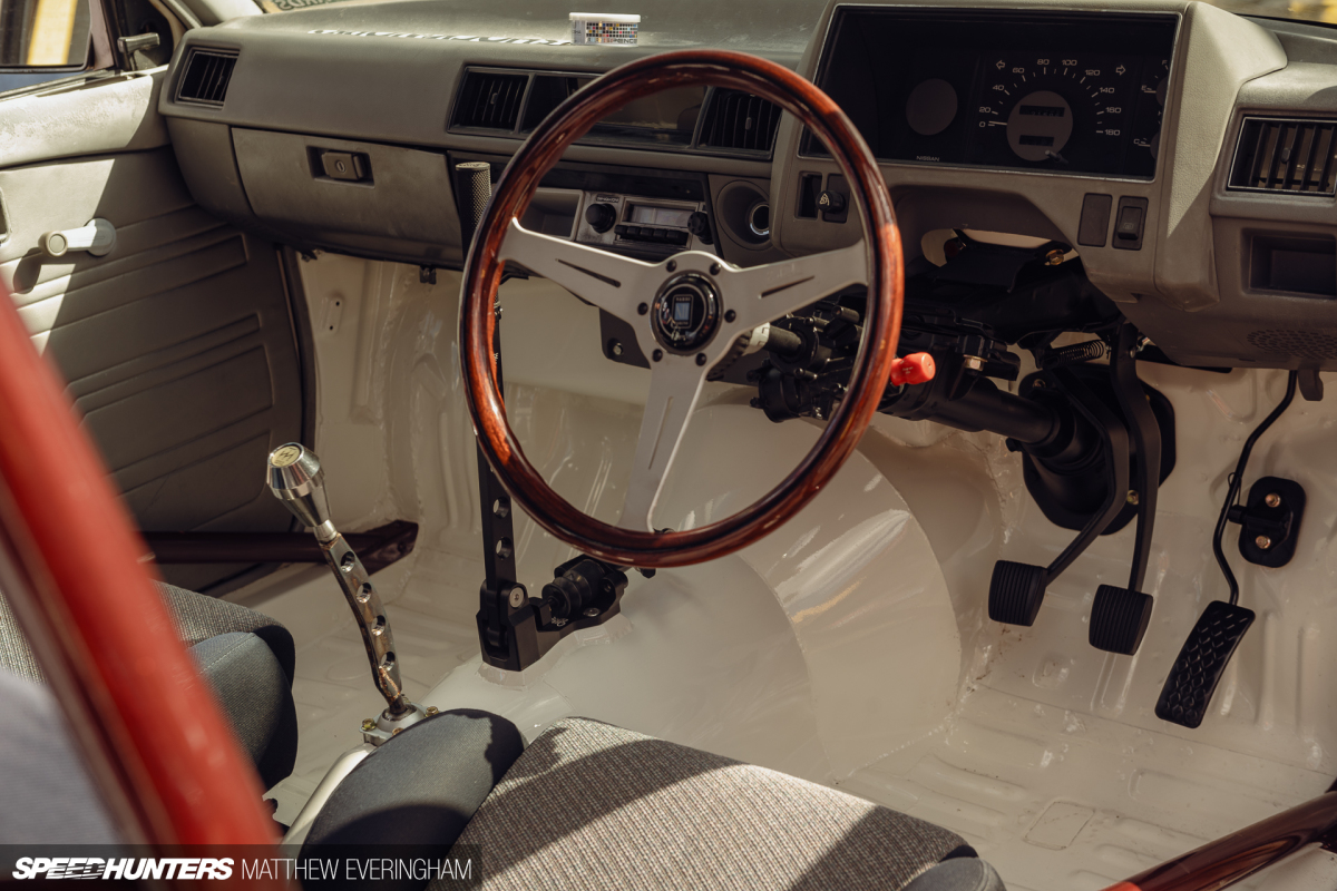 Une voiture Nissan Prairie Drift, à la manière des Low Standards - Wash ...