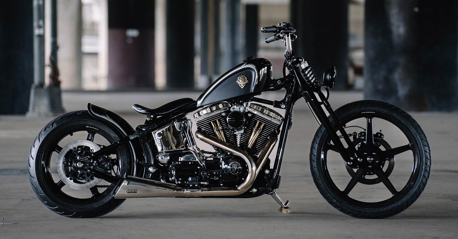 Imperium Talon : Une Harley Springer Softail maigre par Rough Crafts ...