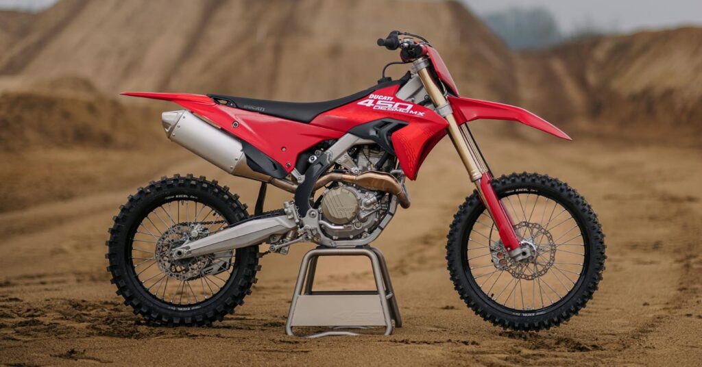 Révélé: le vélo de motocross Ducati Desmo450 MX prêt pour la production ...